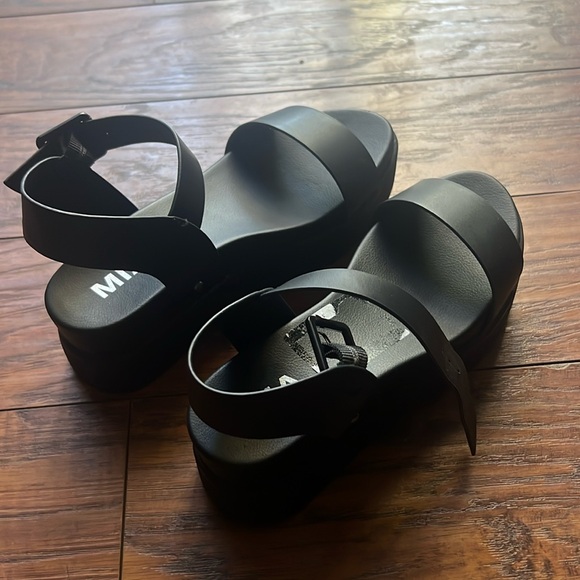 MIA | Shoes | Mia Platform Black Sandals | Poshmark
